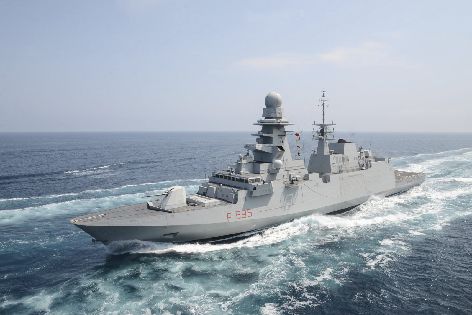 Navio Luigi Rizzo da Marinha Militar Italiana em Visita Oficial a ...