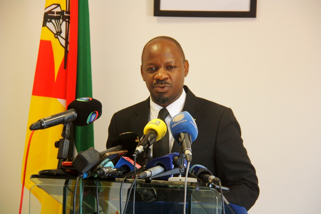 Governo moçambicano vai adoptar concursos centralizados para admissão ...