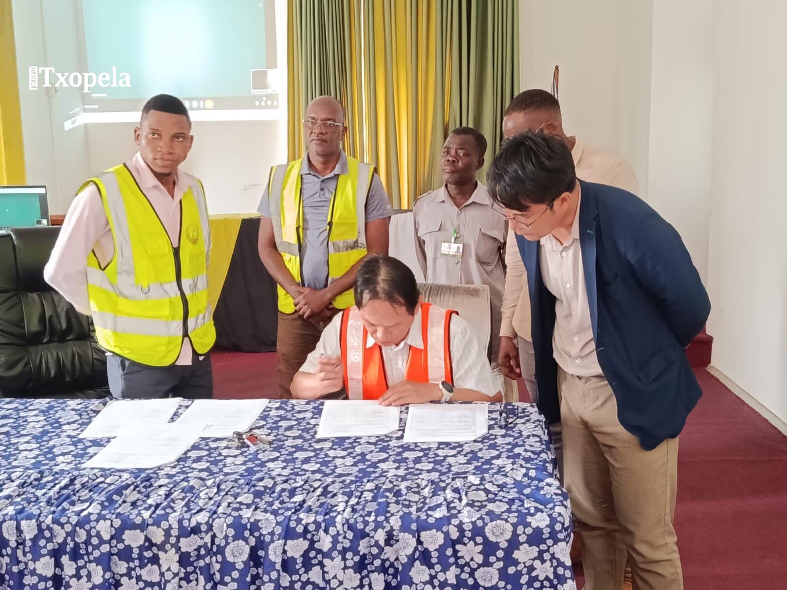 Reiniciam obras das avenidas Josina Machel, Mao Tsé-Tung e Max Love em ...