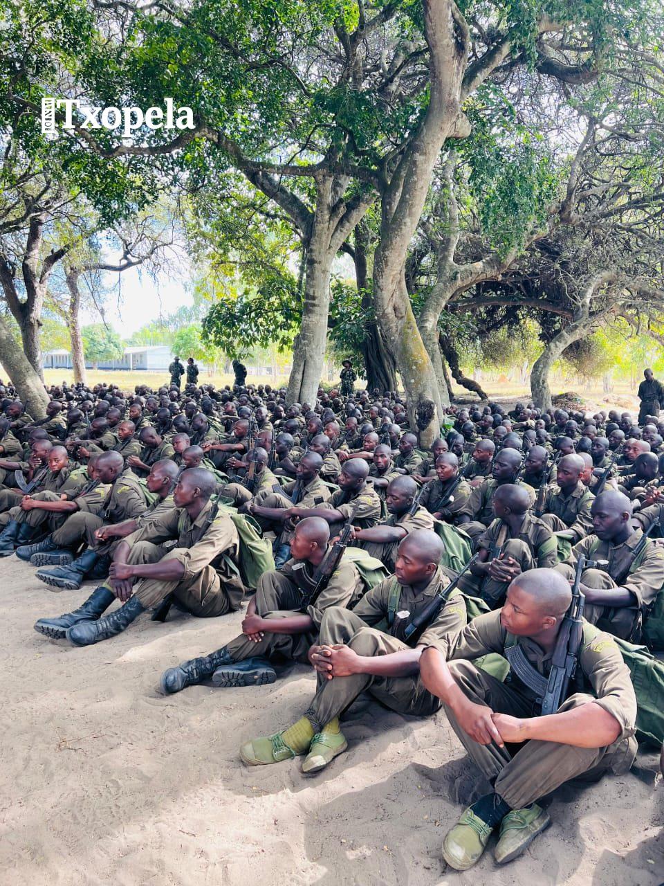 Manhiça: Jovens recrutas do Exército debatem igualdade de género e ...